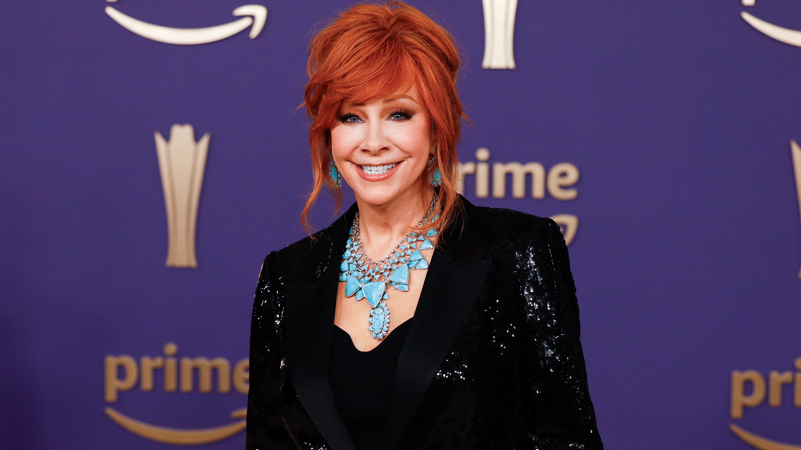 At 69, Reba McEntire wears transparent lace to 2024 ACM Awards, and ...